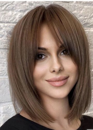 Top 22 Straight Haircut Ideas 2024: Styles for Men & Women, All Lengths