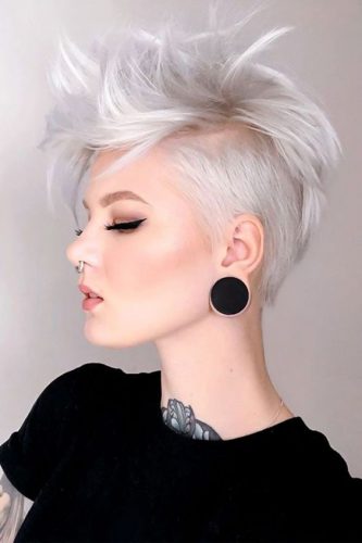 Top 17 Mohawk Hairstyles for Women in 2024: Trendy, Edgy & Chic Haircuts