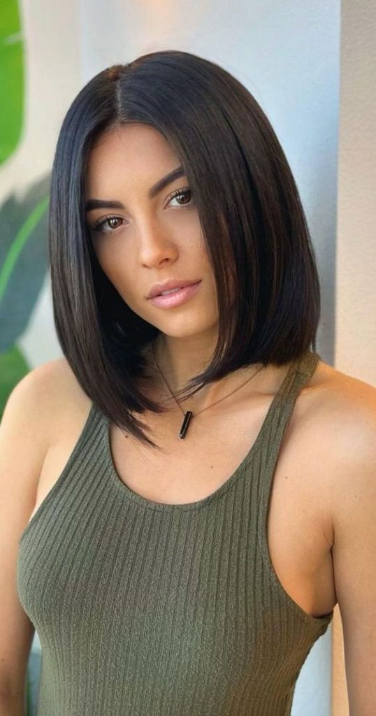 Top 22 Straight Haircut Ideas 2024: Styles for Men & Women, All Lengths