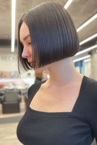Top 20 Chin Length Haircuts for 2024: Trendy Styles for Every Face Shape