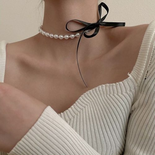 2024's Top 20 Bow Outfit Trends: Discover Your Chic Style Now!