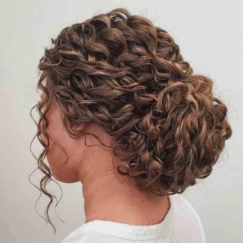 Top 17 Summer Curls Hairstyles 2024: Beach Waves to Natural Looks Guide