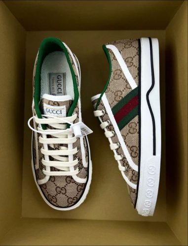 2024 Sneaker Fashion: Top 19 Trends for Men & Women - Style ...