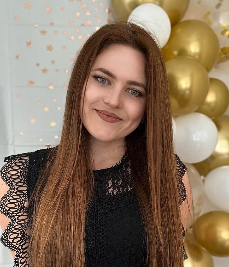 AzureGlam: Tailored Trends in Hairstyles, Manicures, and Makeup Artistry